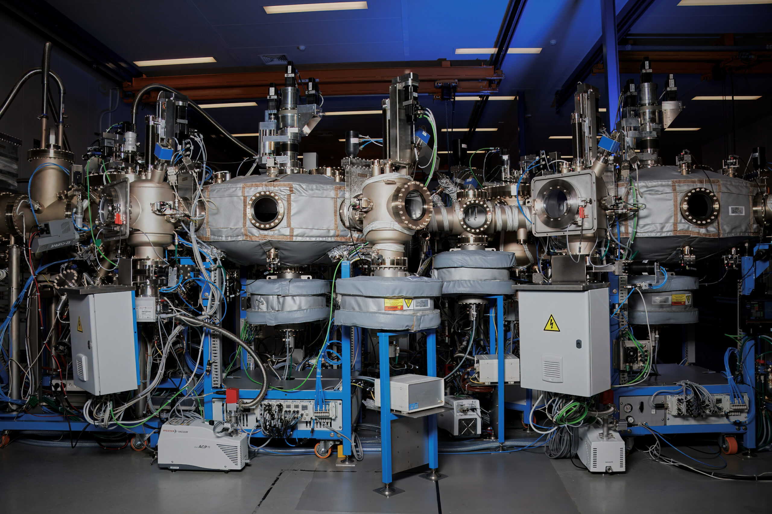 RIber reveals hybrid quantum platform ! - Riber, Molecular Beam Epitaxy ...